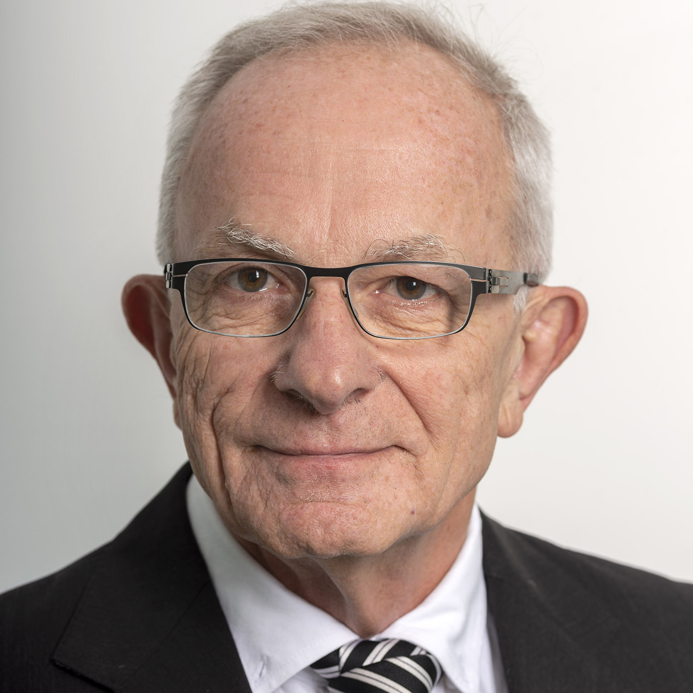 Dr Paul Beaumont AM - Ophthalmologist - Mona Vale | HealthShare