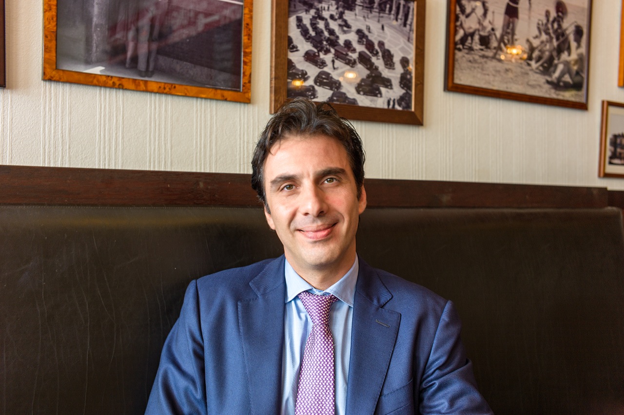 Prof Arash Nabavi - Orthopaedic Surgeon - Chipping Norton | HealthShare